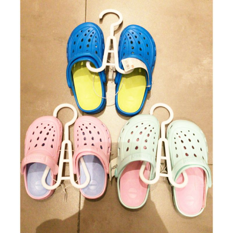 Jual MINISO Sandal crocs anak / sandal selop anak / sandal anak miniso ...
