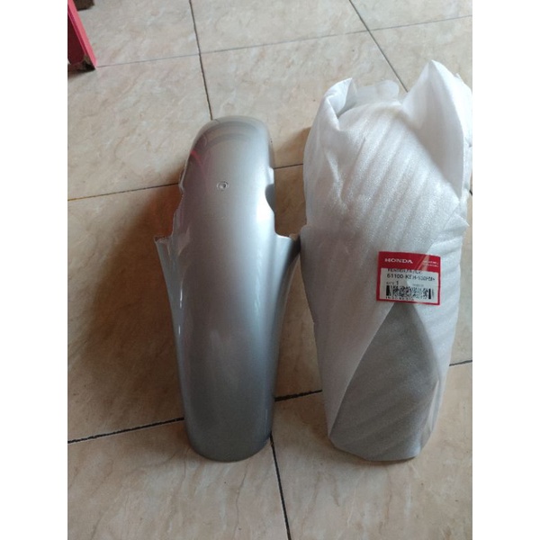 Jual spakbor depan motor megapro, bsa juga megapro primus, warna silver ...