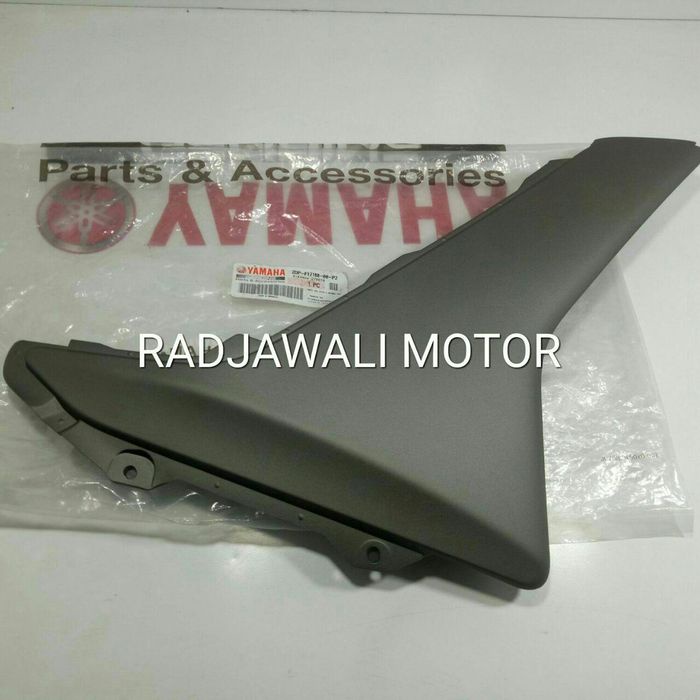 Jual MOLE SIDE COVER SAYAP KANAN BAWAH NMAX ABU 2015 ASLI ORIGINAL ...