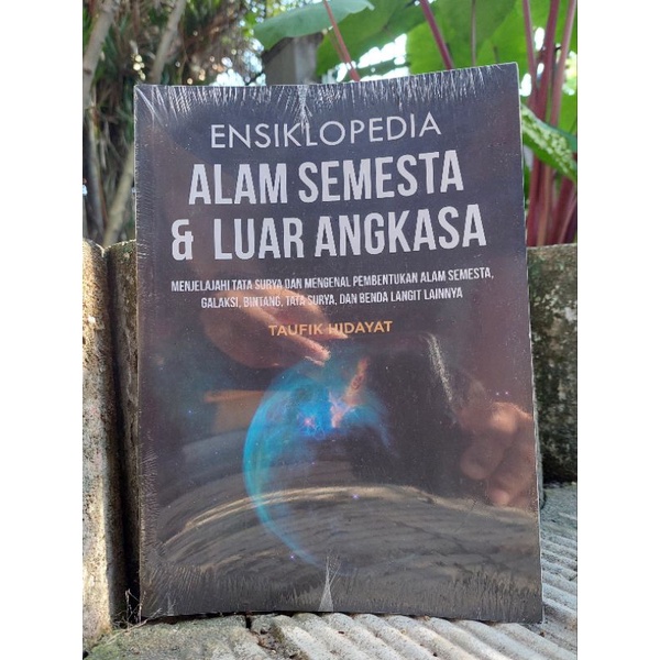 Jual Ensiklopedia Alam Semesta Dan Luar Angkasa | Shopee Indonesia
