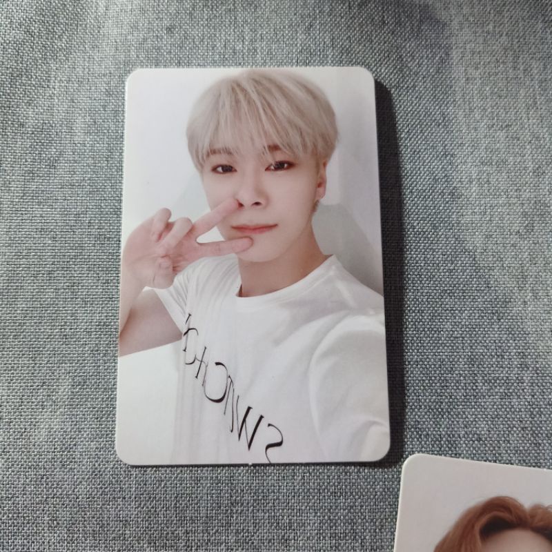 Jual PC Astro Switch On Album Photocard Sanha Moonbin Official | Shopee ...