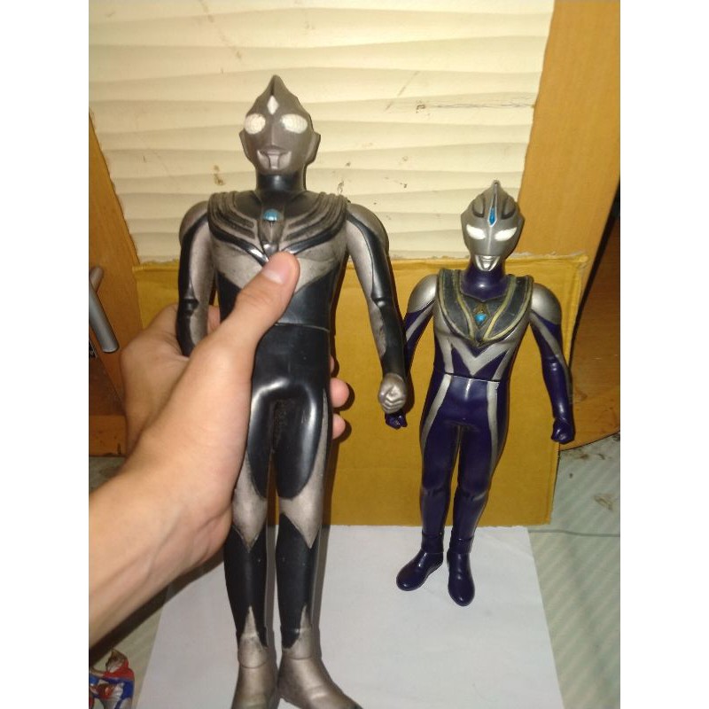 Jual Ultraman Dark Tiga + Ultraman Agul Figure / Mainan Ultraman Dark ...