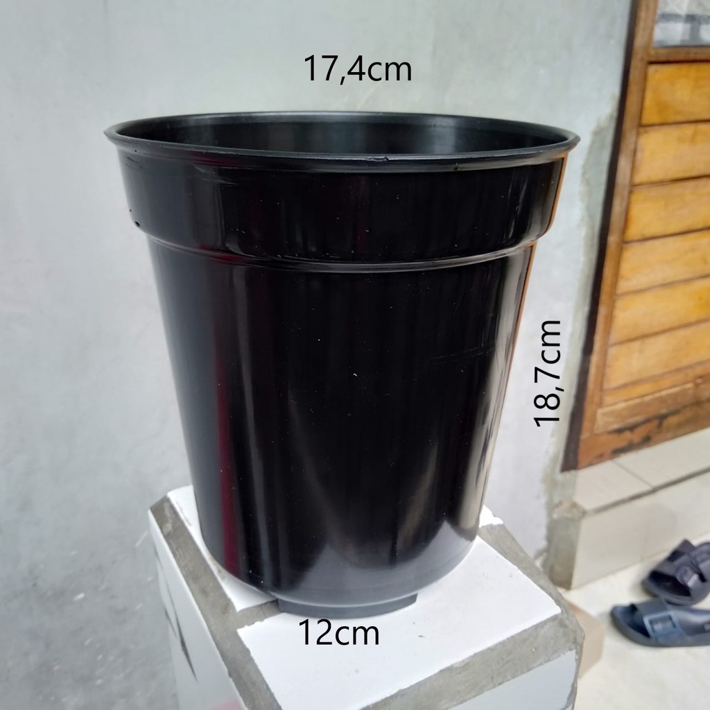 Jual Pot Eiffel Hitam 20 Pot Tinggi Pot Effiel 20 Pot Bunga Pot Tanaman ...