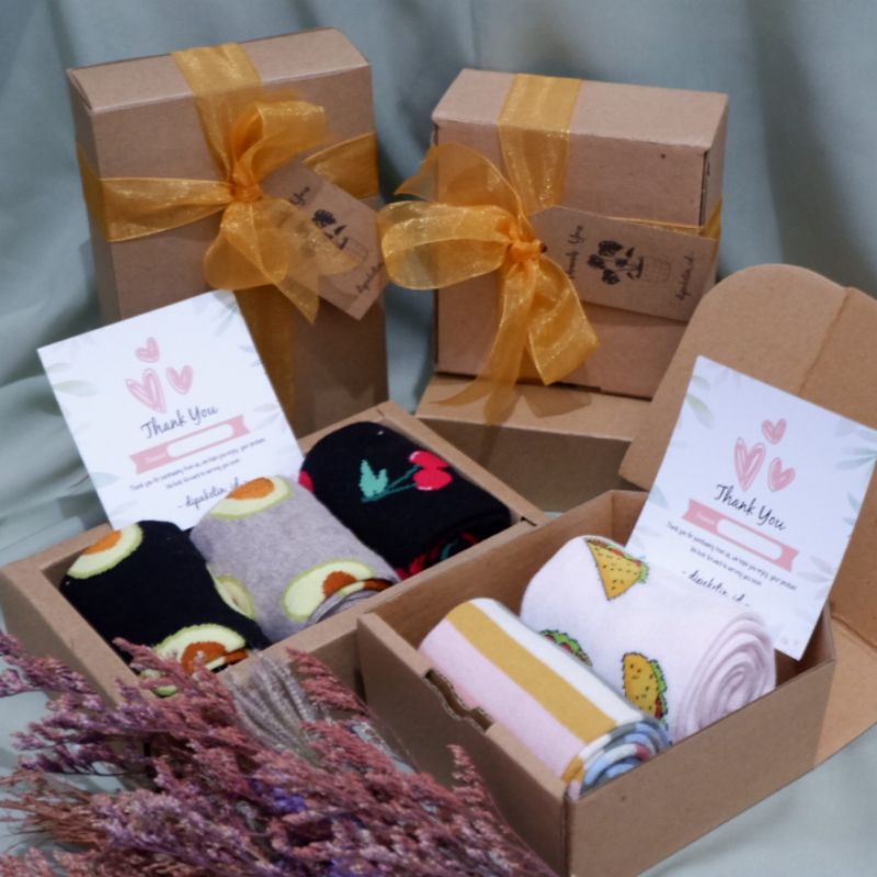 Jual [READY STOCK][BISA COD] GIFT BOX KAOS KAKI | HAMPERS KAOS KAKI ...