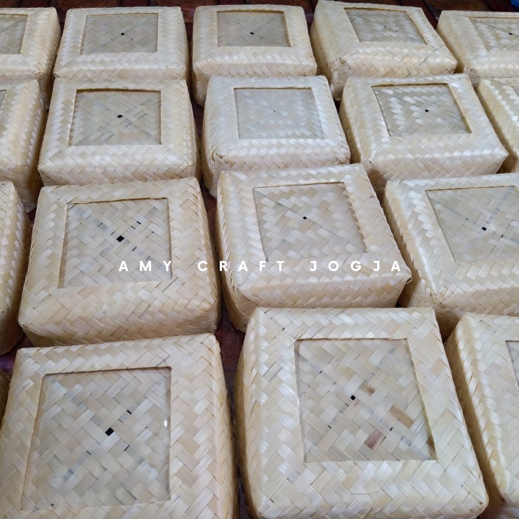 Jual Besek Mika Natural 30 x 30 cm/ besek anyaman bambu murah/ besek ...