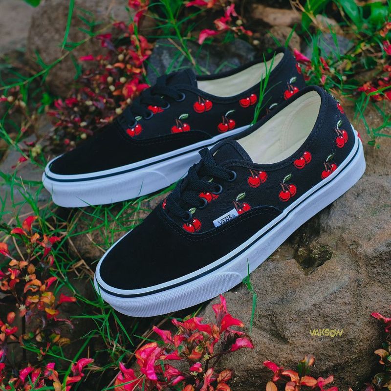 Jual Vans Authentic "Cherries" Black | Shopee Indonesia