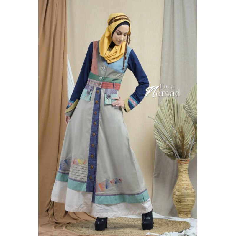 Jual Preloveed Tuneeca Edisi Iam Nomad | Shopee Indonesia