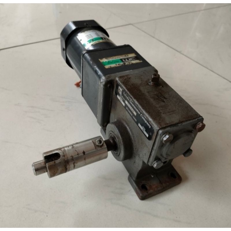 Jual Induction Motor Gearbox 60W 220V Ratio1,75 Gearbox Model worm ...