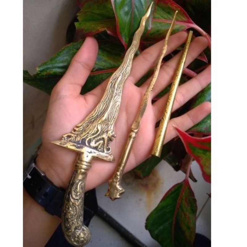 Jual Paket keris pen komando mini+keris Hanoman full Kuningan | Shopee ...