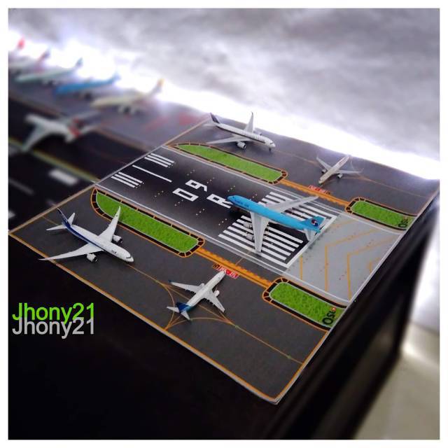 Jual MAT AIRPORT | RUNWAY ICONIC | Shopee Indonesia
