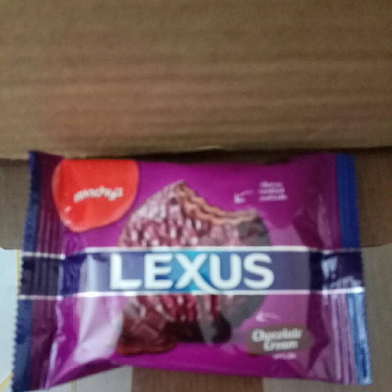 Jual LEXUS CHOCOLATE CREAM SNACK | Shopee Indonesia