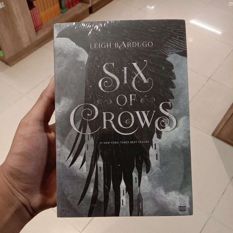 Jual SIX OF CROWS (Leigh Bardugo) | Shopee Indonesia