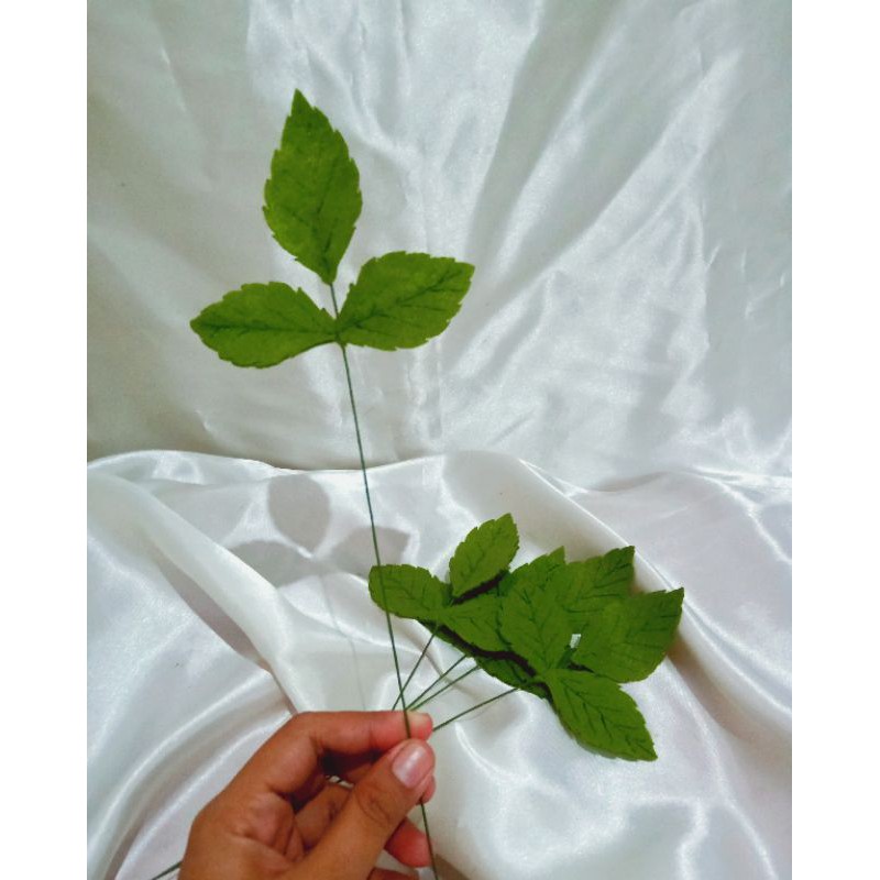 Jual DAUN BUNGA MAWAR TANGKAI PANJANG/ cocok untuk buket dan rangkaian ...