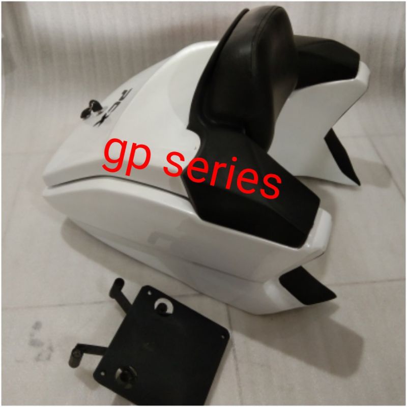 Jual (promo)top box pcx new 160 dan pcx 150 lokal berikut lampu sen LED ...