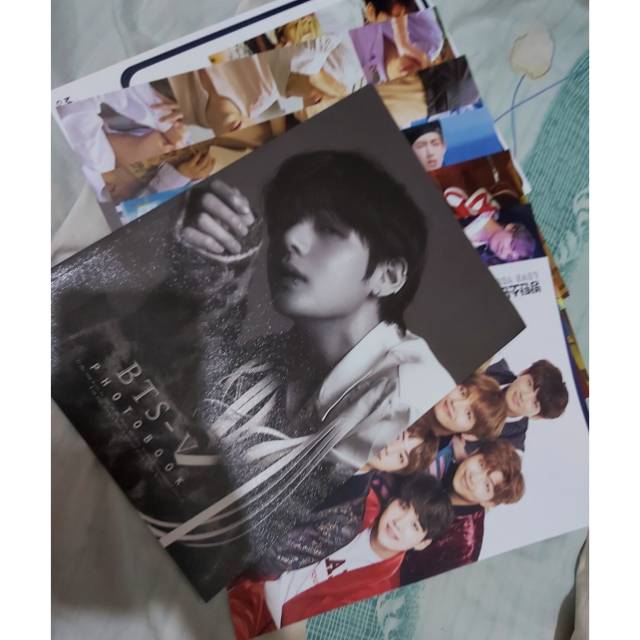 Jual V BTS Photobook ( Free 7 BTS Photo) | Shopee Indonesia