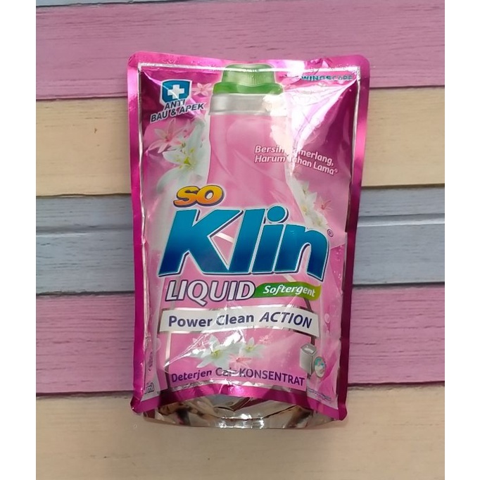 Jual So Klin Liquid Softergent Power Clean Action / Detergen Cair 750 ml | Shopee Indonesia
