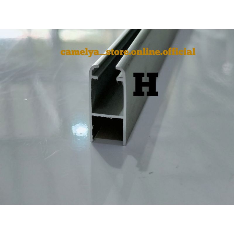 Jual U,M,H Rel Showcase Etalase Aluminium Per Batang-SILVER | Shopee ...