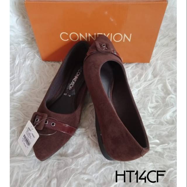 Jual Sepatu Flat Bludru Runcing Motif Gesper Brand MATAHARI Connexion ...