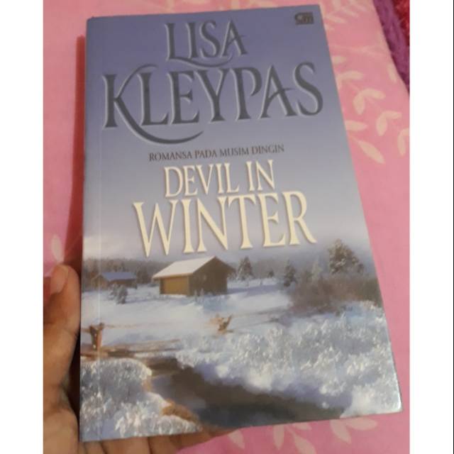 Jual Lisa Kleypas - Devil in Winter (Romansa Pada Musim Dingin) | Shopee Indonesia