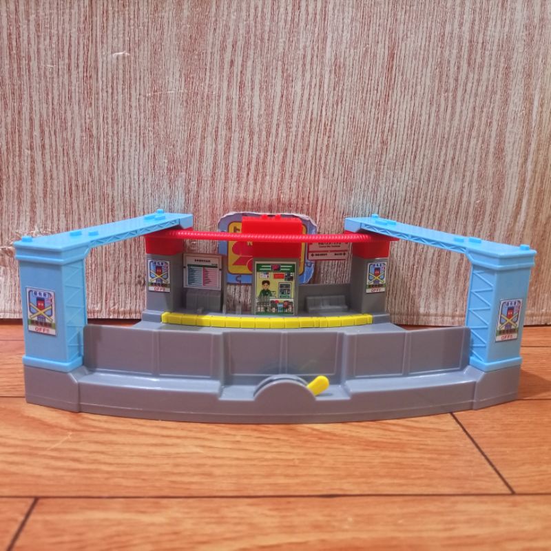 Jual Takara Tomy Plarail - J-26 Curve Station | Shopee Indonesia