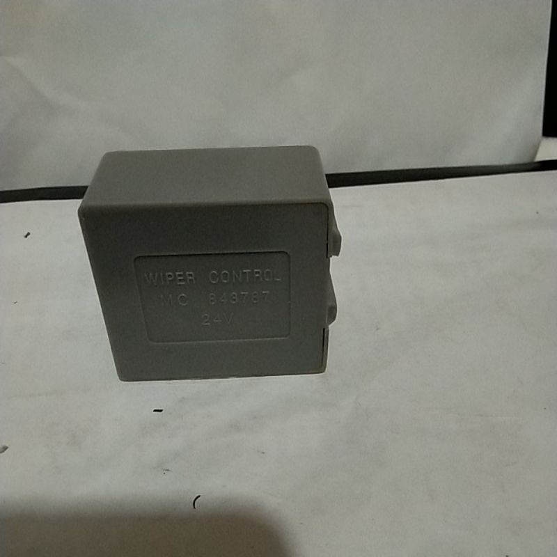Jual RELAY INTERVAL WIPER MITSUBISHI FUSO FM 517 6PIN 24V | Shopee ...