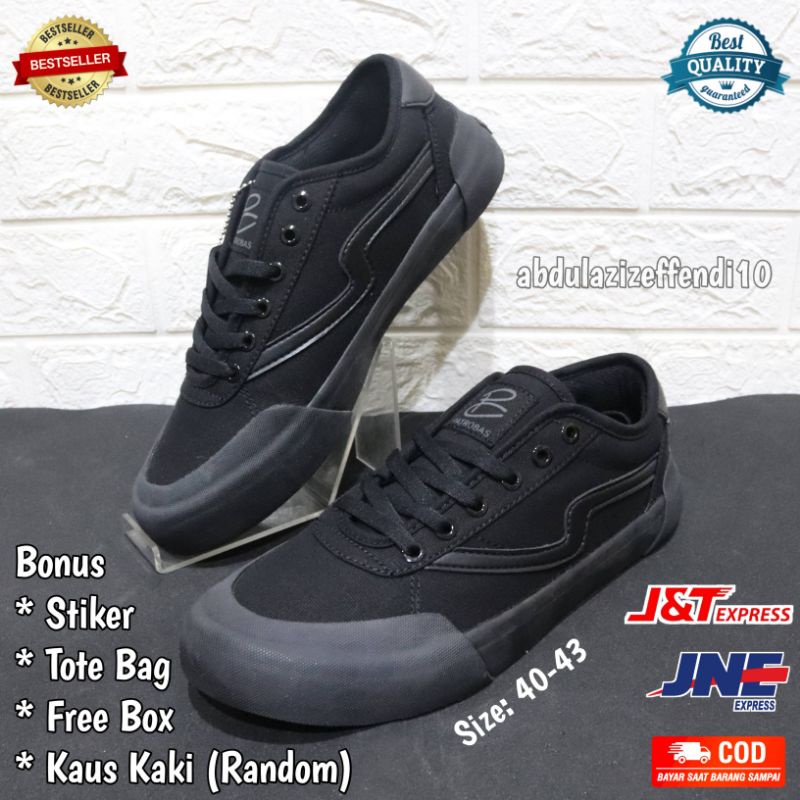 Jual Sneakers PATROBAS Ivan All Black Original (Bonus Kaus Kaki, Tote ...