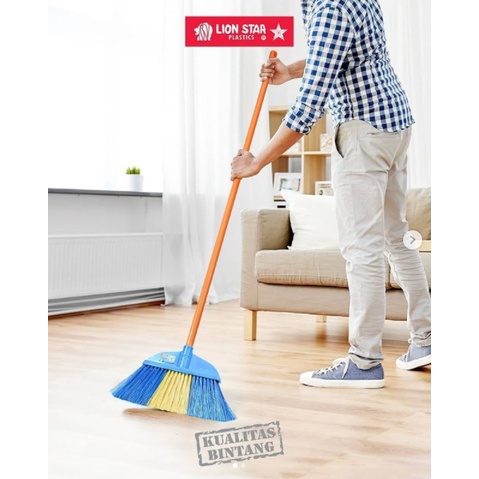 Jual SAPU LANTAI - LIVINA BROOM LION STAR / SAPU GAGANG TINGGI / SAPU ...
