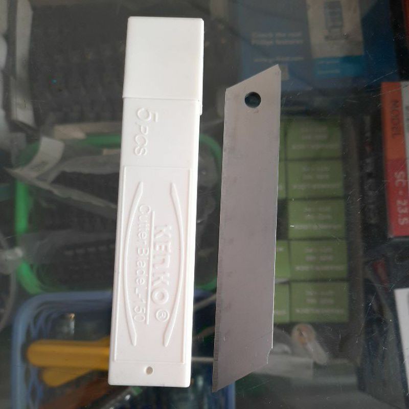Jual isi cutter | pisau cutter refill | isi pisau cutter kenko | Shopee ...