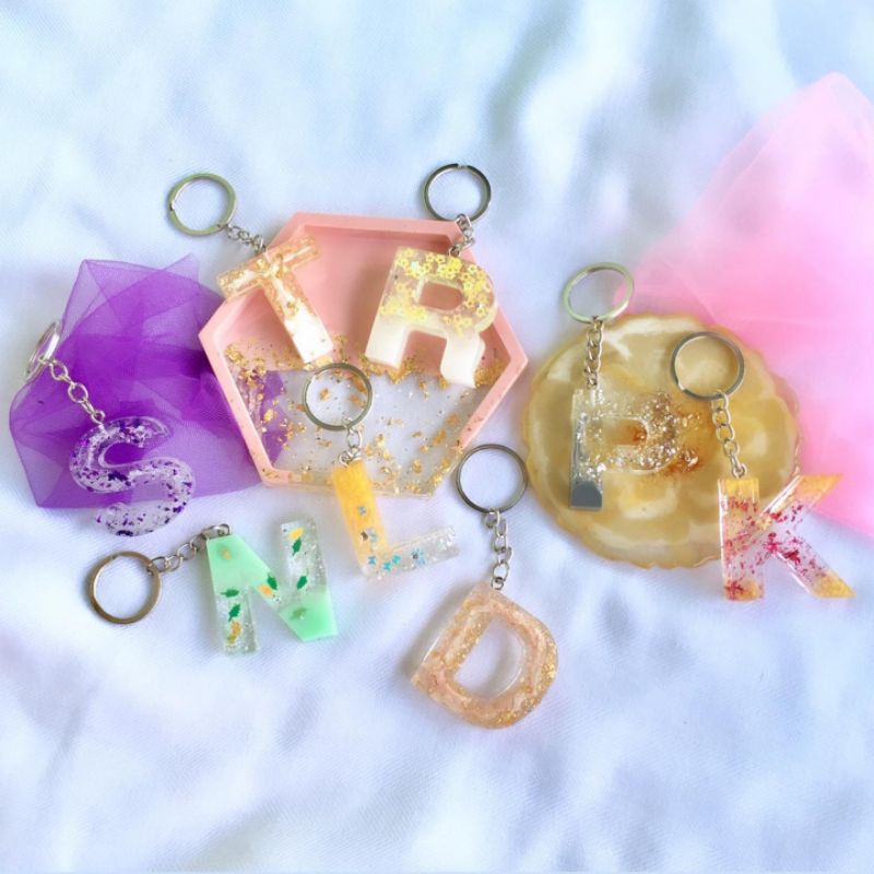 Jual Resin Alphabet Keychain dengan glitter/foil | Shopee Indonesia
