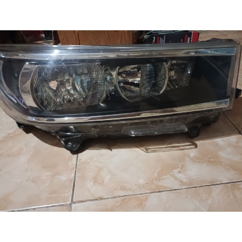 Jual Headlamp Toyota Kijang Innova Reborn tipe G | Shopee Indonesia