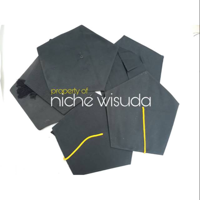 Jual Topi wisuda rusak (masih layak pakai) | Shopee Indonesia