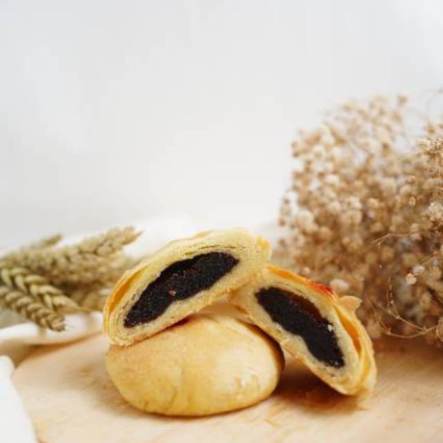 Jual Pia Pie Bogor by de Paris rasa Coklat Cokelat Chocolate oleh oleh ...