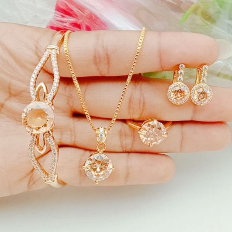 Jual Set perhiasan wanita permata swaloski kuning lapis emas Impor awet terbagus | Shopee Indonesia
