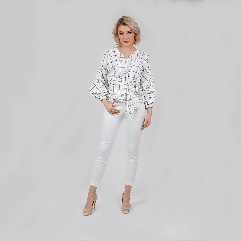 Jual JENNI AUSTIN - ORLIN TOP KOTAK IN WHITE | Shopee Indonesia