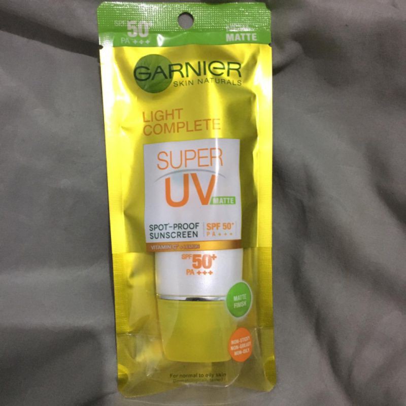 Jual Garnier light complete super UV matte SPF 50 PA+++ sunscreen ...