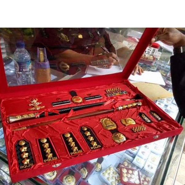 Jual PAKET SET KOTAK BLUDRU MERAH EXCLUSIVE PANGKAT KOMBES POLRI (BUKAN ...