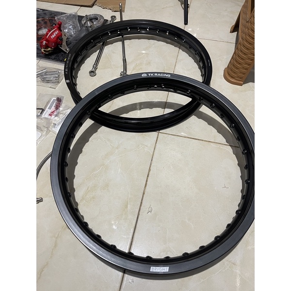 Jual velg almunium TK racing Ring 18 Lebar 160 Dan 185 1set depan ... Jual velg almunium TK racing Ring 18 Lebar 160 Dan 185 1set depan ...