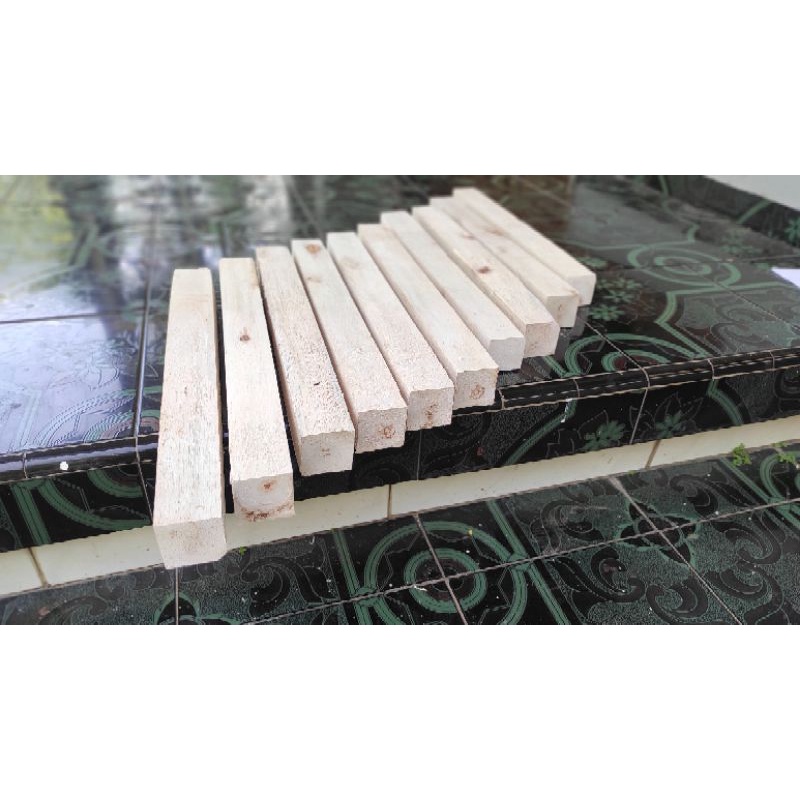 Jual Balok Kayu Sengon Laut Albasia Ukuran Tebal 5 cm , Lebar 5 cm ...