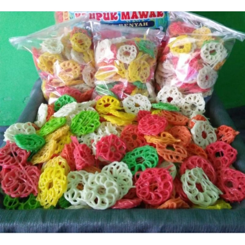 Jual kerupuk mentah/kerupuk mawar/kerupuk seblak mentah/krupuk bawang ...