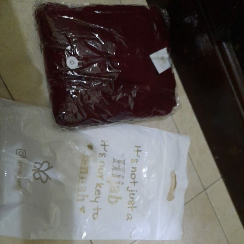 Jual Crop cardigan by yoora sarah ( maroon ) | Shopee Indonesia