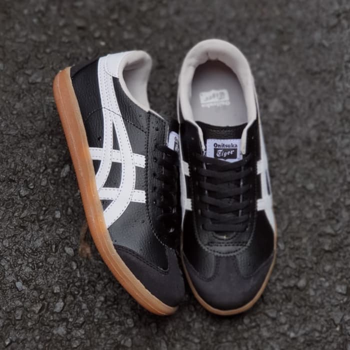 Jual SEPATU CAPUNG TIGER TOKUTEN SOL GUM BLACK WHITE 36-43 | Shopee ...