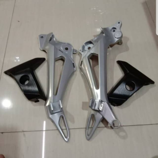 Jual Dudukan footstep/ injakan kaki belakang SUPRA X 125'07 NEW/Double ...