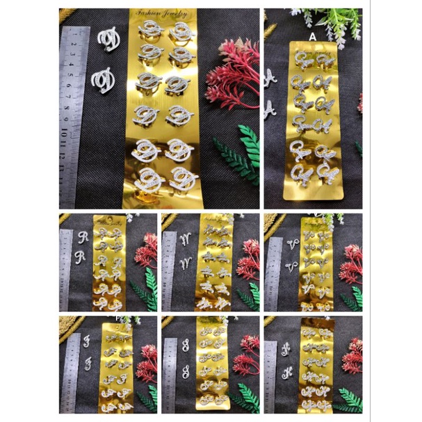 Jual Bros inisial nama / Bros huruf / Bros dagu huruf isi 12pcs ...