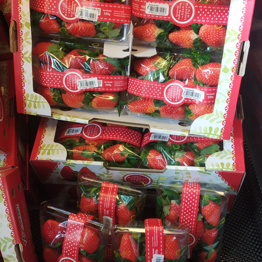Jual Strawberry Korea import Box / 4 pack 330 gram x 4 pack | Shopee ...