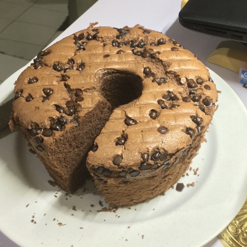 Jual chocolate chiffon cake (topping chocochips) | Shopee Indonesia
