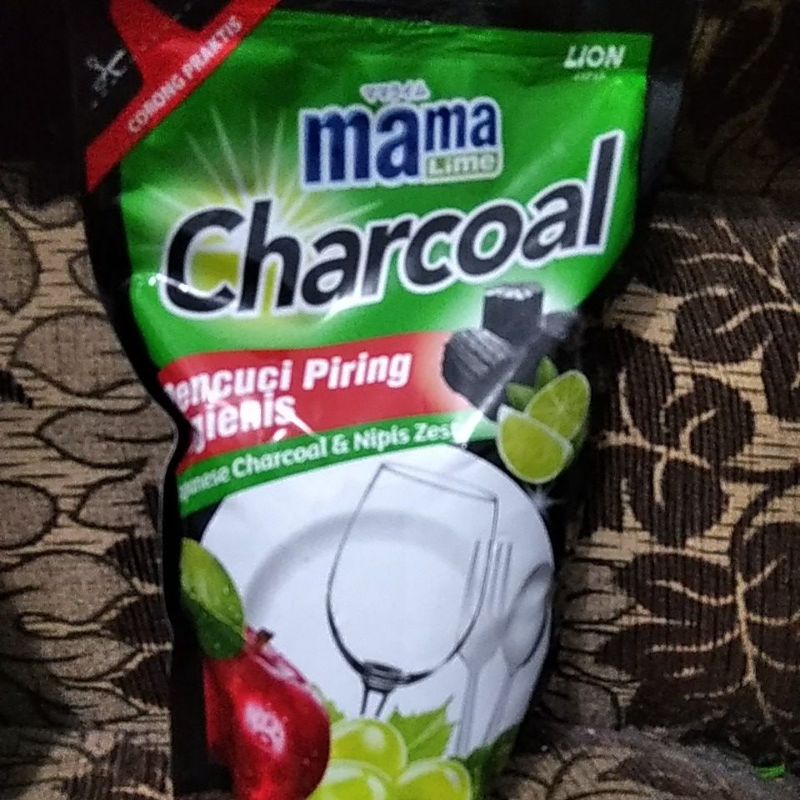 Jual MAMA LIME CHARCOAL ANTIBACTERIAL 780 ML | Shopee Indonesia
