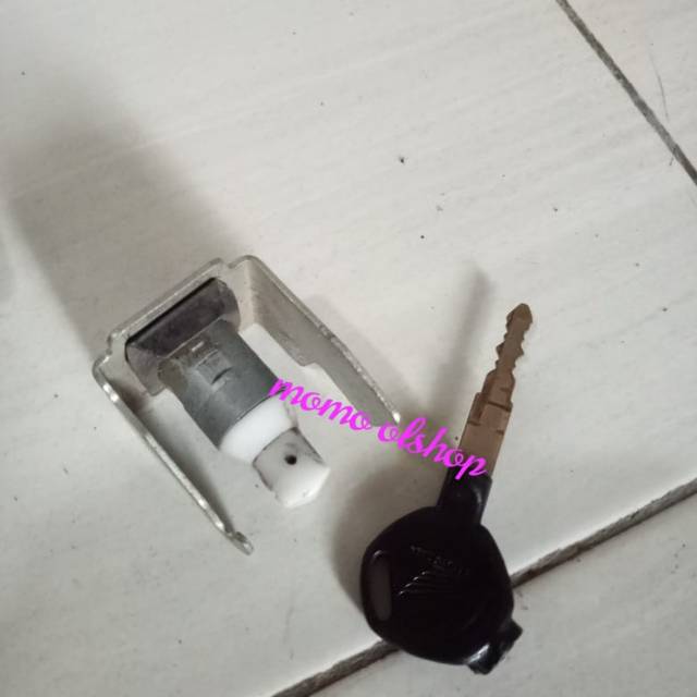 Jual kuncian jok cbr 150fi cbu thailand lock bagasi belakang cbr 150r ...