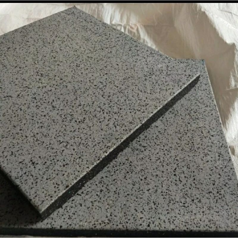Jual ALAS KARPET LANTAI RUBBER GYM FLOOR 40mm | Shopee Indonesia
