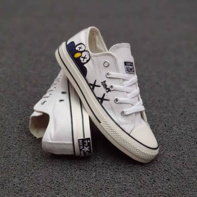 Jual Converse elmo x kaws ( pesanan anjastri) | Shopee Indonesia