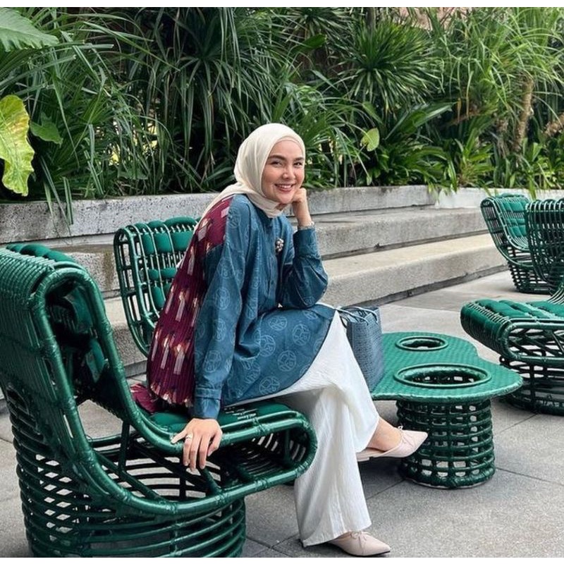 Jual Bristol Top Ria Miranda Pre Fall 2022 | Shopee Indonesia